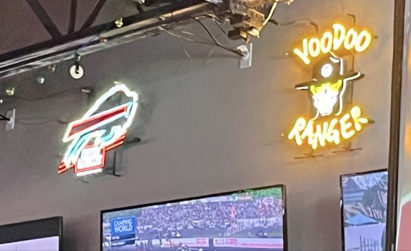 HOOLIGANS EASTSIDE GRILL - Updated November 2025 - 64 Photos & 90 ...