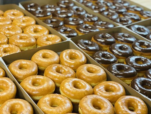 MAX’S DONUTS - 102 Photos & 28 Reviews - Donuts - 350 W Geneses St ...
