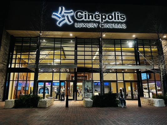 CINÉPOLIS LUXURY CINEMAS HAMLIN - Updated April 2025 - 370 Photos & 220 ...