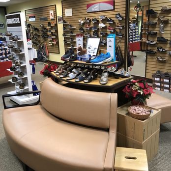 HAPPY FEET PLUS - Updated April 2025 - 52 Photos & 25 Reviews - 1453 ...