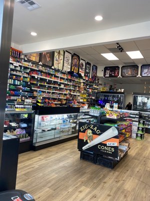 R&R SMOKE SHOP - Updated April 2025 - 26 Photos - 8254 Louise Ave ...