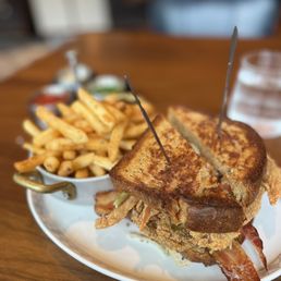 MISS RIVER RESTAURANT - Updated July 2024 - 368 Photos & 139 Reviews ...