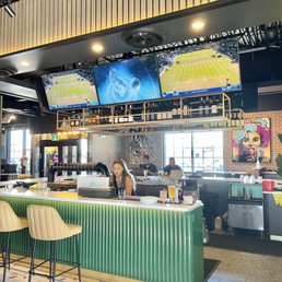 TAPS PUBLIC HOUSE - Updated December 2025 - 98 Photos & 43 Reviews ...