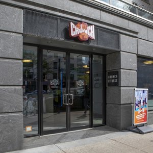 CRUNCH FITNESS - 59TH STREET - Updated September 2025 - 62 Photos & 198 ...