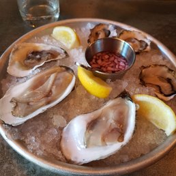 TRAD ROOM - Updated November 2024 - 353 Photos & 195 Reviews - 266 ...