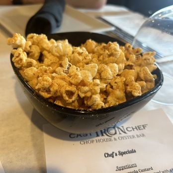 CAST IRON CHEF CHOP HOUSE & OYSTER BAR - Updated January 2025 - 792 ...