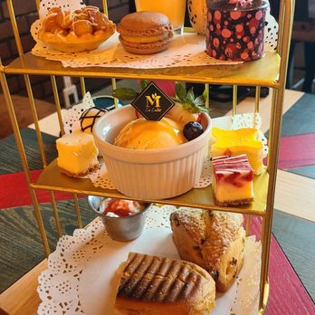 LA LUNA TEA AND DESSERT BAR - Updated August 2024 - 2156 Photos & 630 ...