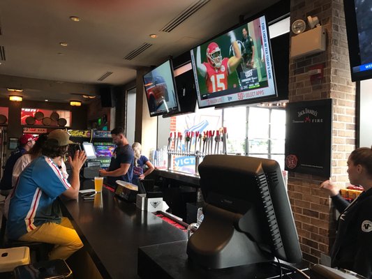 VICTORY BEER HALL - 66 Photos & 61 Reviews - 1100 Pattison Ave ...