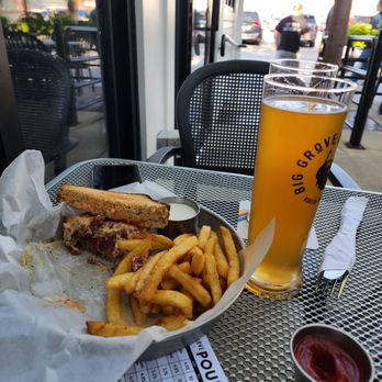 BIG GROVE BREWPUB - SOLON - Updated January 2026 - 301 Photos & 267 ...