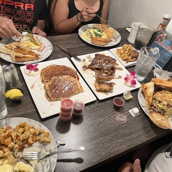 KARLTON CAFE - Updated April 2025 - 338 Photos & 234 Reviews - 310 W ...