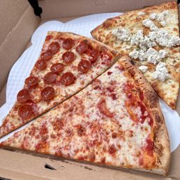 LITTLE POPS NEW YORK PIZZERIA - Updated January 2026 - 378 Photos & 659 ...