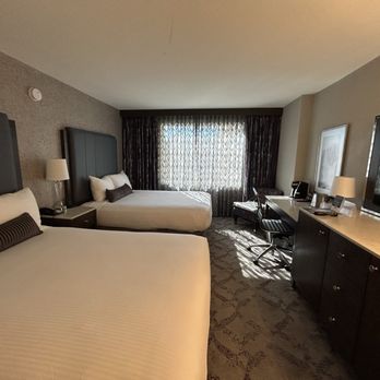 SILVER LEGACY RENO - A CAESARS REWARDS DESTINATION - Updated October ...