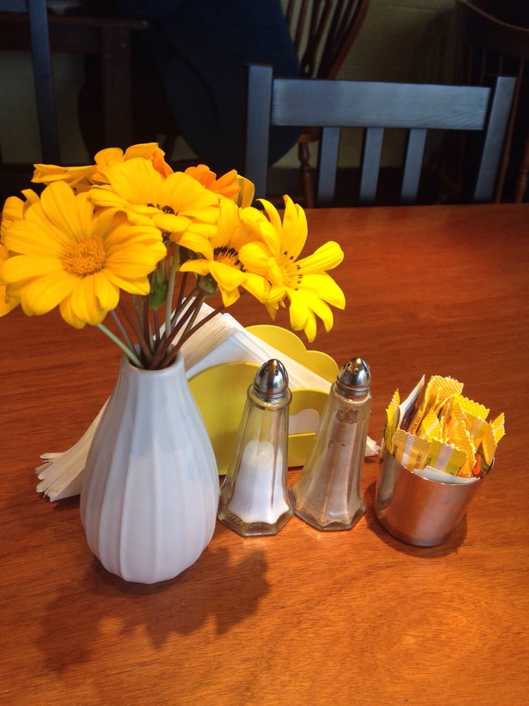 TWO BEES CAFE - 1a Ocean Street, Victor Harbor South Australia ...