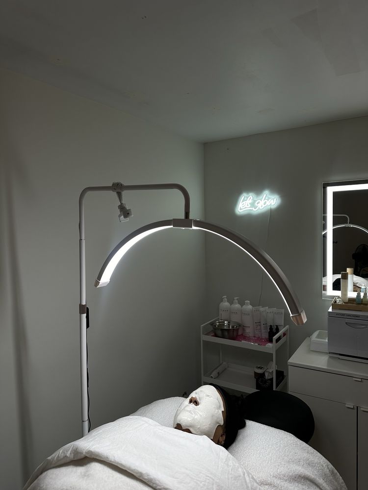 SALON QUARTZ - Updated October 2024 - 2801 Rue Ontario E, Montréal ...