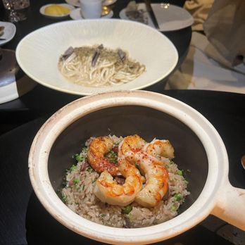 ULTRA - Updated December 2025 - 115 Photos & 16 Reviews - 12 St Clair ...