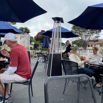 THE MONARCH PUB & RESTAURANT - Updated May 2024 - 187 Photos & 261 ...