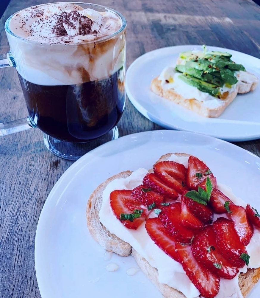 CAFE OVERFLOW - Updated December 2024 - 10 Photos - 467 Mountain ...