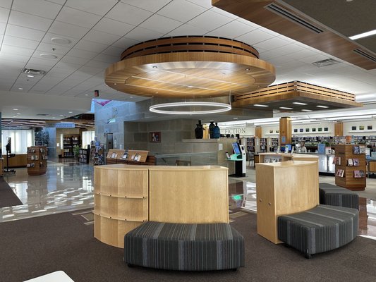 MOUNT PROSPECT PUBLIC LIBRARY - Updated March 2025 - 27 Photos & 29 ...