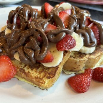 TRIPLETS FAMILY RESTAURANT - Updated June 2025 - 132 Photos & 155 ...