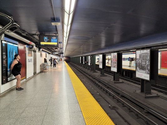 PAPE SUBWAY STATION - Updated December 2025 - 24 Photos & 10 Reviews ...