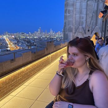 UP ROOM - Updated May 2025 - 293 Photos & 142 Reviews - 2018 W North ...