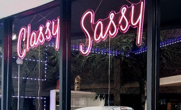 CLASSY SASSY - Updated December 2024 - 22 Photos - 827 SE Cass Ave ...