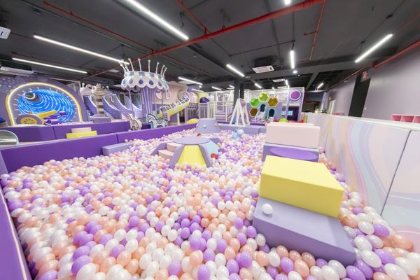 ROYAL MAGIC CASTLE - Updated December 2025 - 50 Photos - 3605 Bud Pl, New York, New York ...