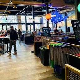 BIRDEEZ - Updated August 2025 - 238 Photos & 78 Reviews - 151 N Sierra ...