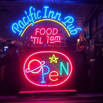 PACIFIC INN PUB - Updated December 2025 - 261 Photos & 453 Reviews ...