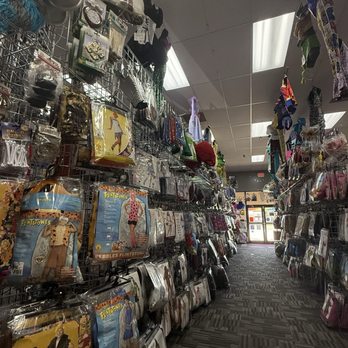 DANNY’S TRIX & KIX - Updated October 2025 - 51 Photos & 48 Reviews ...