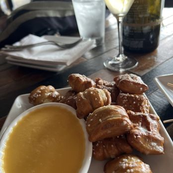 TWISTED VINE - Updated July 2025 - 1207 Photos & 1327 Reviews - 127 W ...