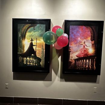 AMC DINE-IN MENLO PARK 12 - Updated January 2026 - 372 Photos & 695 ...