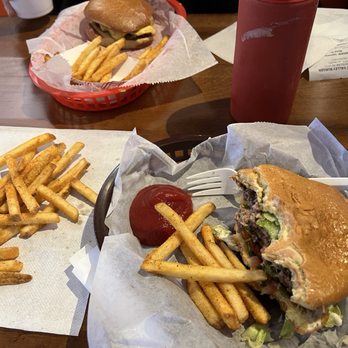 PARADISE VALLEY BURGER - Updated April 2025 - 190 Photos & 152 Reviews ...