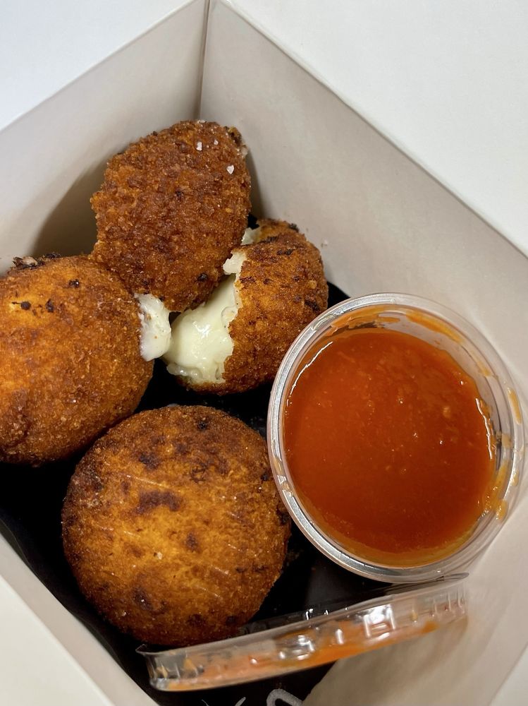 SIGNORA PIZZA - Updated September 2025 - 62 Photos & 21 Reviews - 9915 ...