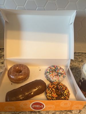 TONY’S DONUTS - HAZELWOOD - Updated October 2025 - 129 Photos & 133 ...
