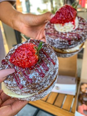 FRIENDLY DONUTS - 2280 Photos & 1329 Reviews - 4442 E Chapman Ave ...