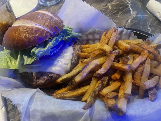 83 & CHESTNUT PUB AND EATERY - Updated December 2025 - 33 Photos & 39 ...