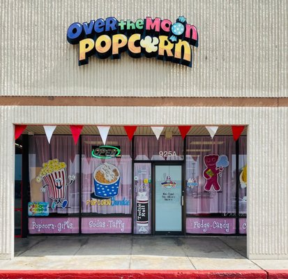 OVER THE MOON POPCORN - Updated August 2025 - 94 Photos & 19 Reviews ...