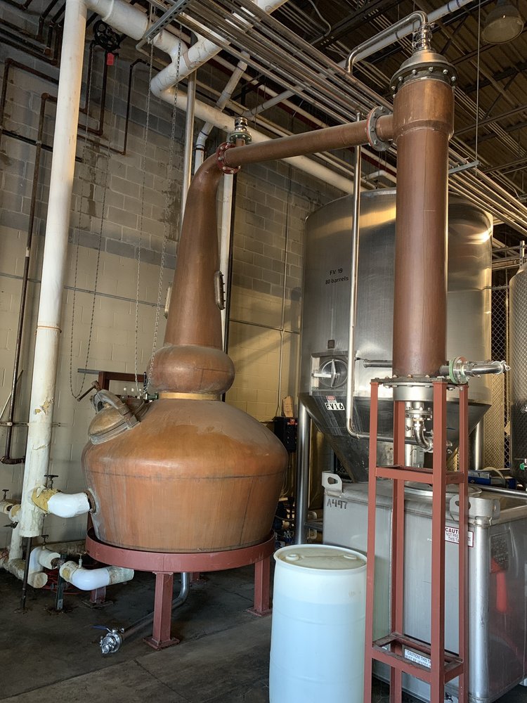 LUCKY BUCKET BREWING COMPANY - 67 Photos & 48 Reviews - Beer, Wine ...