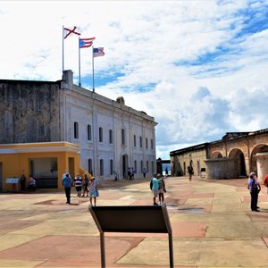 HERTZ RENT-A-CAR - 15 Photos & 124 Reviews - Car Rental - Aeropuerto Internacional Luis Munoz ...