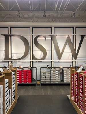 DSW DESIGNER SHOE WAREHOUSE - Updated October 2025 - 32 Photos & 22 ...