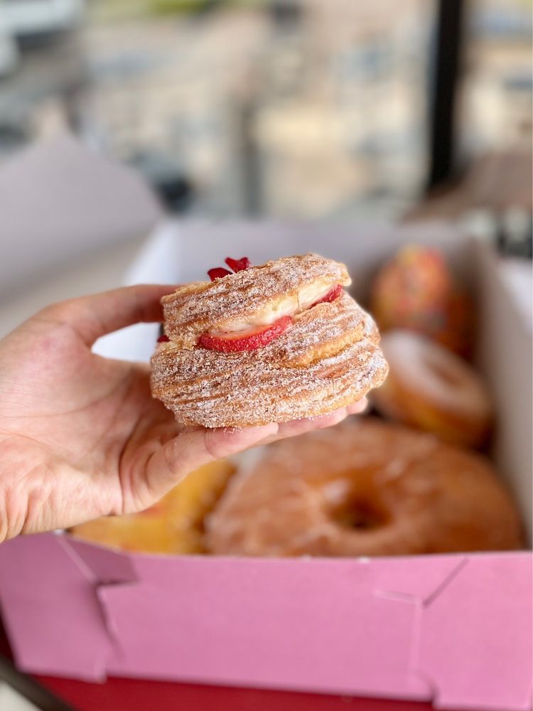 ROSE DONUTS - Updated October 2024 - 147 Photos & 223 Reviews - 7612 ...