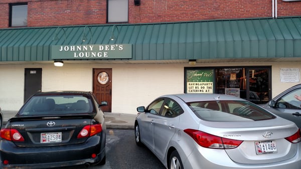 JOHNNY DEES LOUNGE - Updated May 2024 - 32 Photos & 31 Reviews - 1705 ...