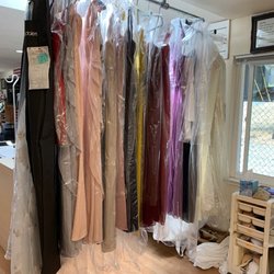 CREATIVE ALTERATIONS - 43 Photos & 72 Reviews - 1048 Brown Ave ...