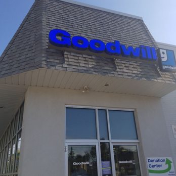 GOODWILL STORE & DONATION CENTER - Updated January 2026 - 68 Photos ...