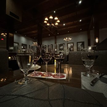 DIAMONDBACK’S - Updated September 2024 - 297 Photos & 387 Reviews - 217 ...