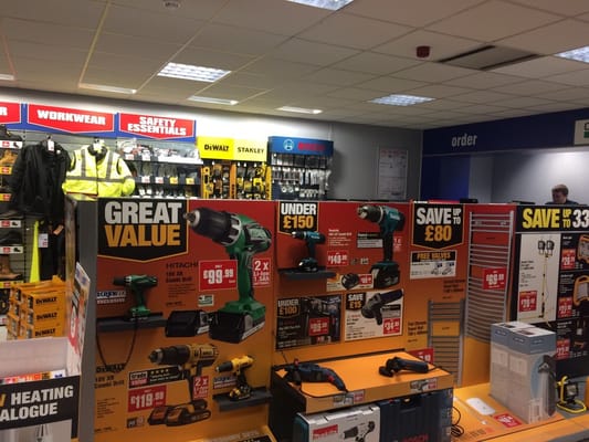 SCREWFIX - Updated November 2024 - 10-12 Houston Place, Glasgow, United ...