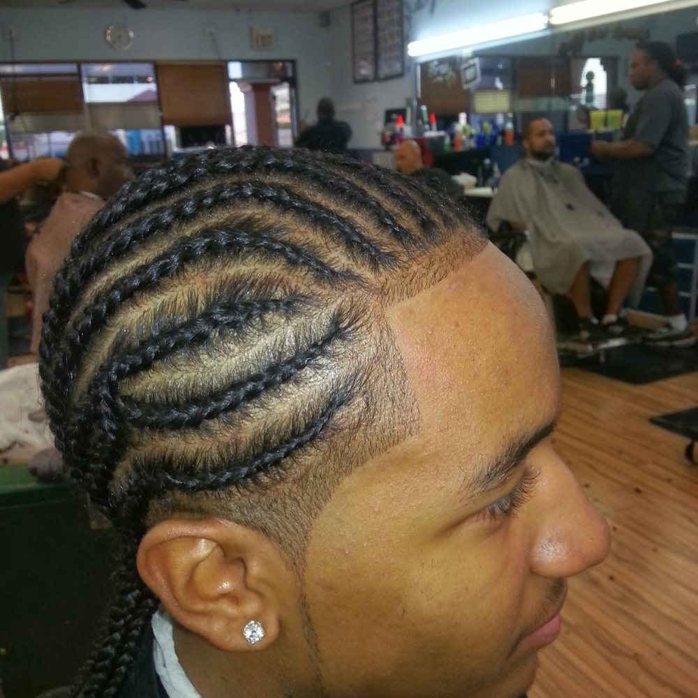 DARYL THE BARBER - IFADE BARBER LOUNGE - Updated January 2025 - 4375 N ...