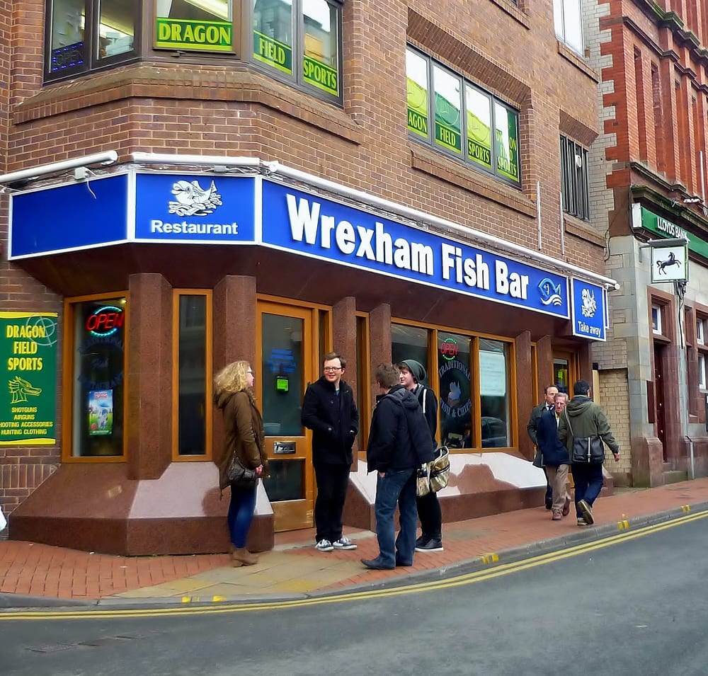 LES’S FISH BAR - Updated July 2025 - 6 Egerton Street, Wrexham, United ...