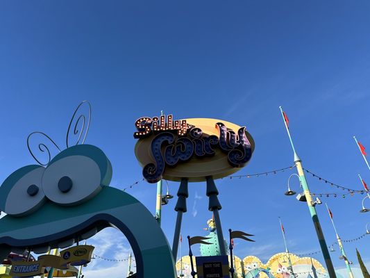 SILLY SWIRLY FUN RIDE - Updated 05/2025 - 100 Universal City Plz ...